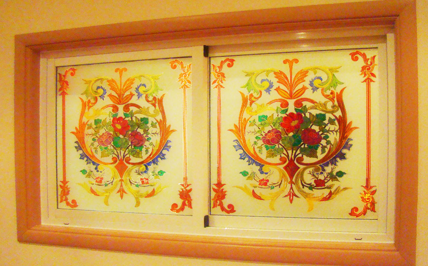 Artistic Glass Company | Qatar Glass | Painted Glass Designs